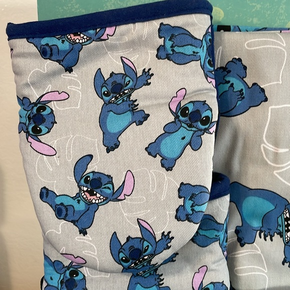 Disney | Kitchen | Disney Stitch Apron And Mini Mitt Set | Poshmark